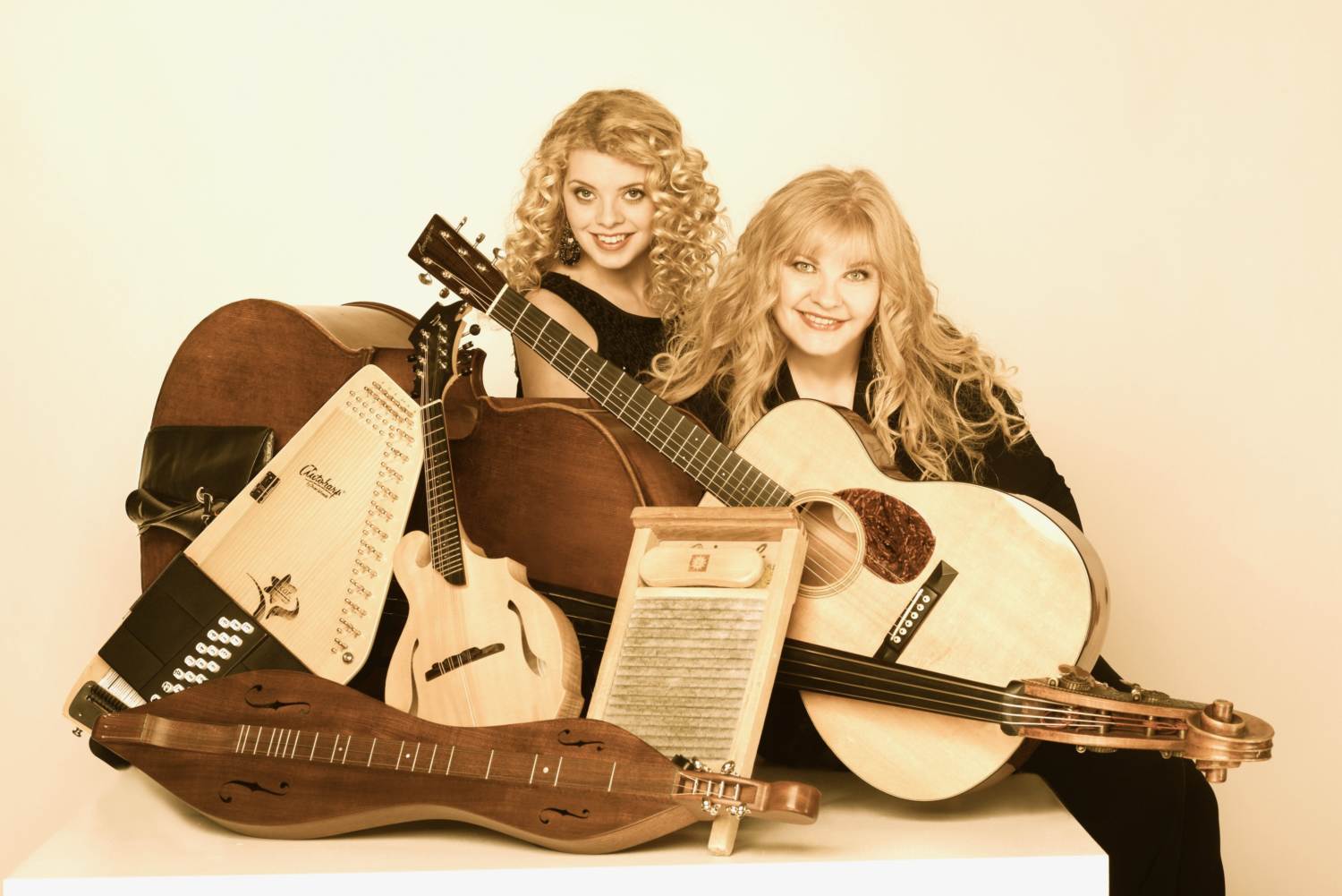 Canadian Songwriter Callie McCullough - AcoustiCult