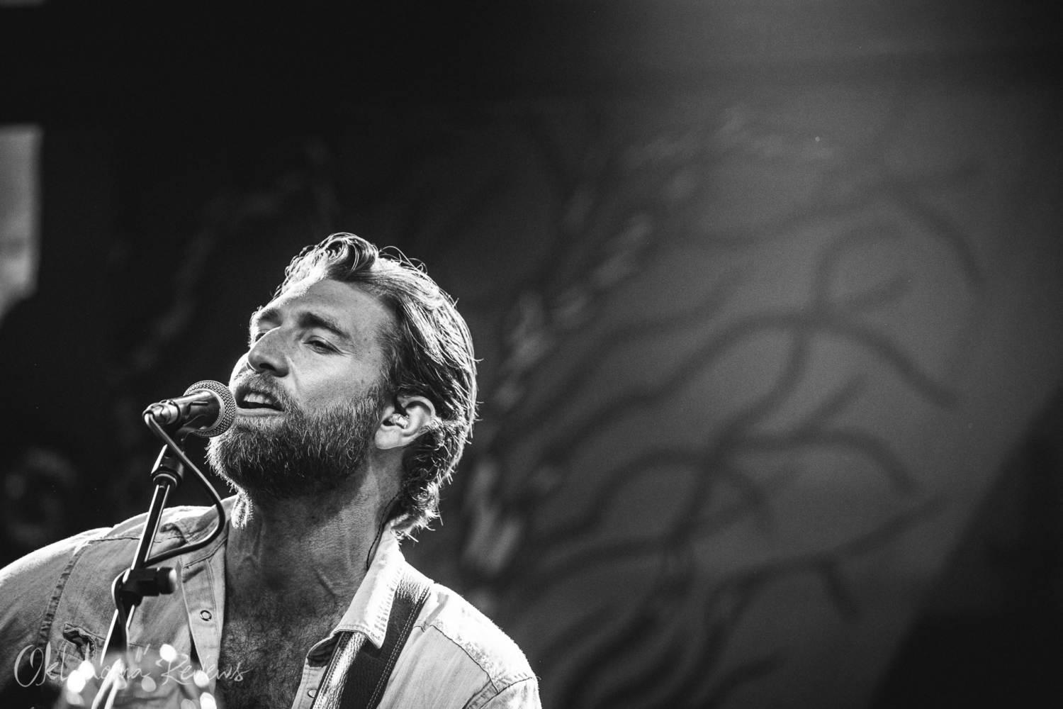 Between Wood & Wire with Austin Texas' Tony Kamel - AcoustiCult